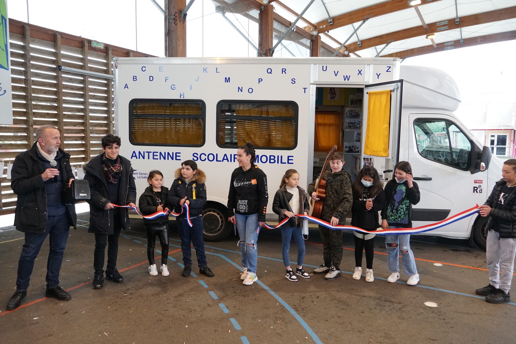 Inauguration de la nouvelle antenne mobile scolaire - Saint-Genès La Salle Inauguration de la nouvelle antenne mobile scolaire - Saint-Genès La Salle
